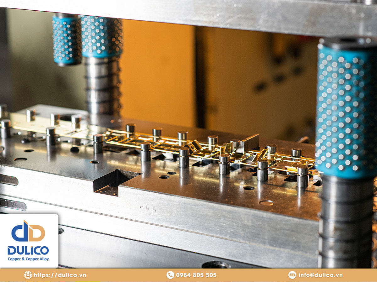 Đột Dập là gì? Các Phương Pháp Đột Dập Trong Công Nghiệp - DULICO